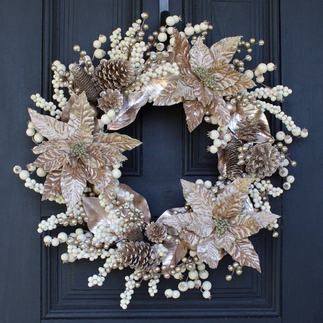 The Lone Pear | 10 Chic Winter Wreaths - The Lone Pear